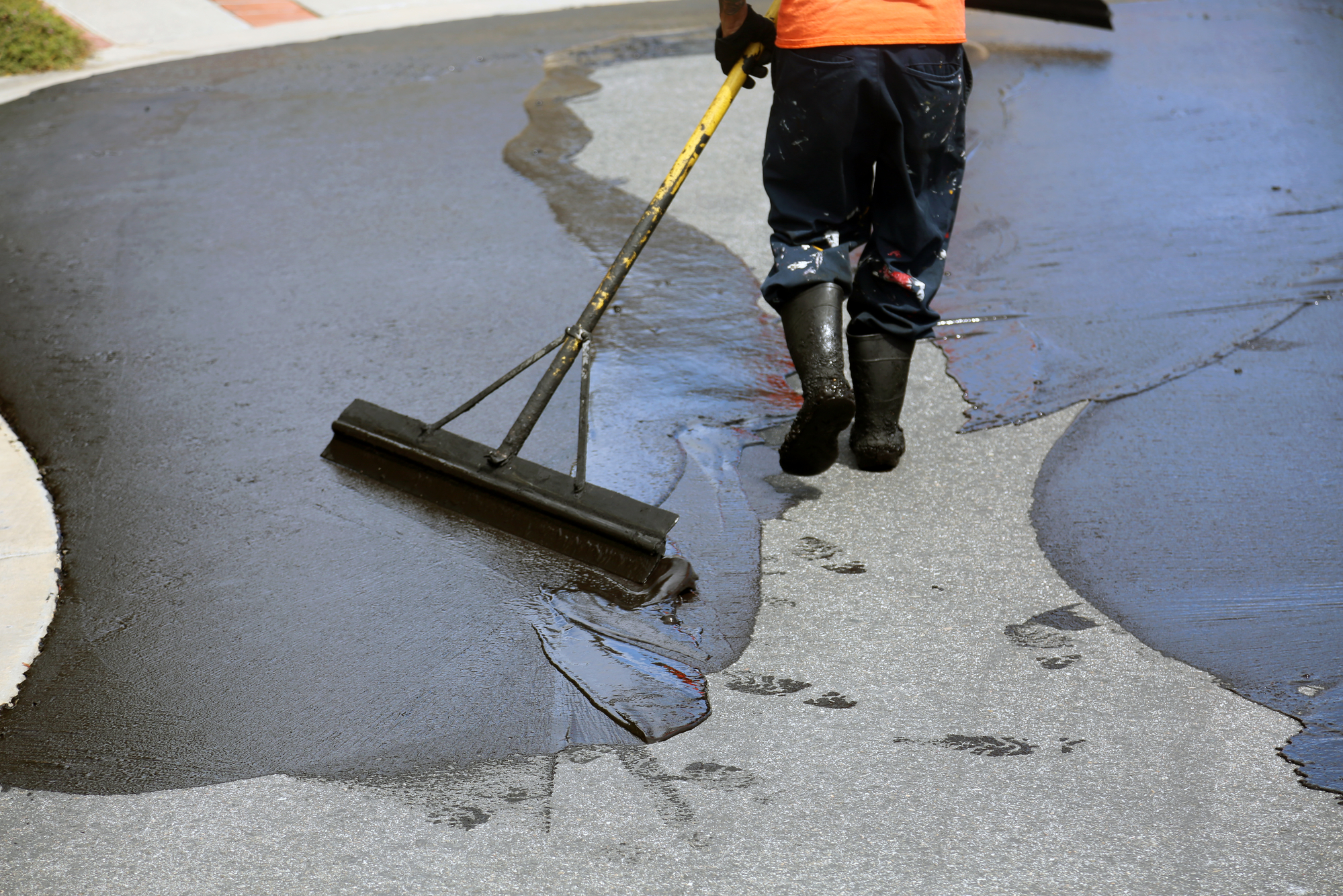 Alpha Street Asphalt Striping and Sealcoating Services